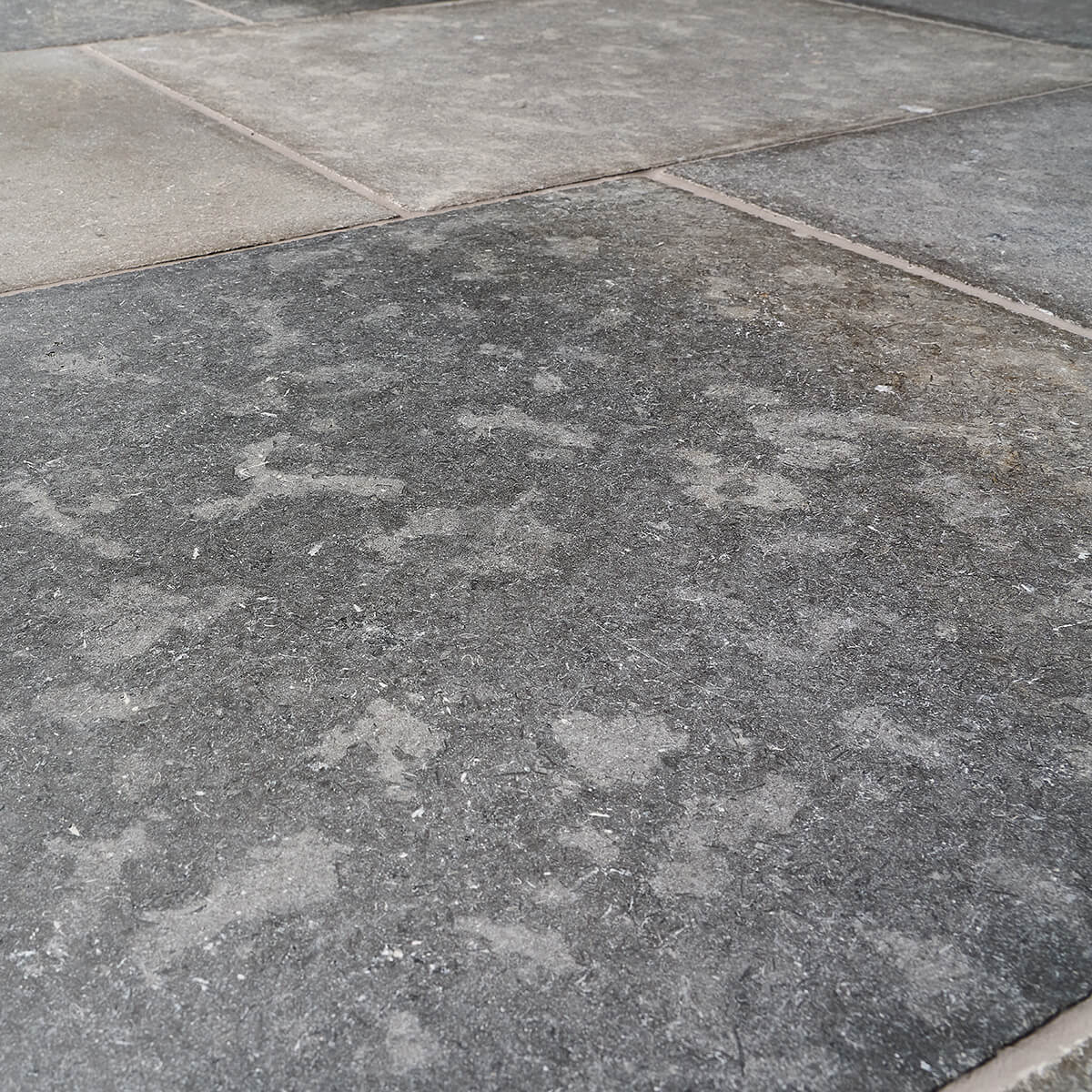 Harrow Grey Tumbled Limestone Tiles | StoneSuperstore