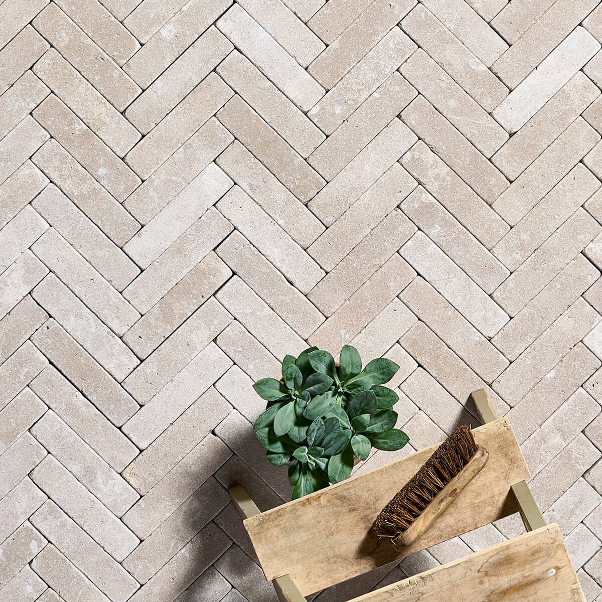 Versailles Menton Softly Aged Limestone Cobbles - 20 x 5cm | Stone Store