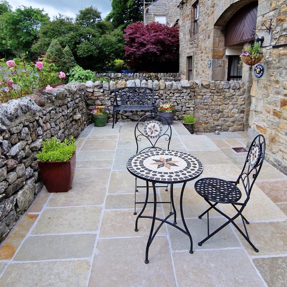 Garden Paving Tile Trends | StoneSuperstore
