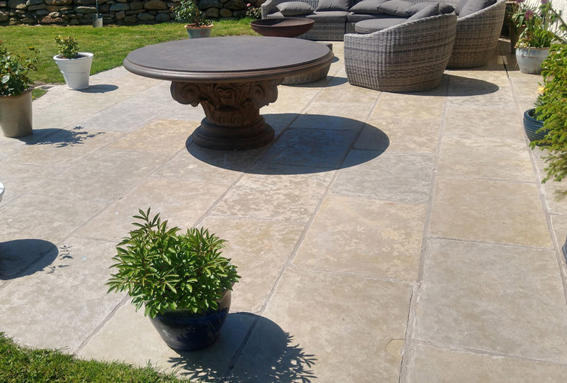 How to Remove Black Spots from your Patio | StoneSuperstore